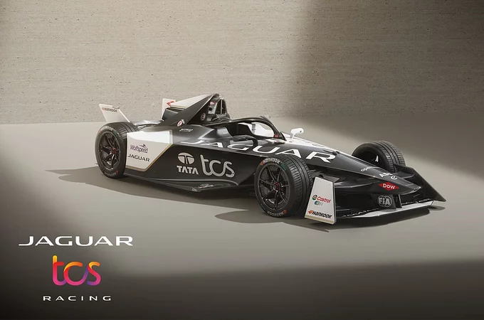 JAGUAR TCS RACING ІЗ ПОТУЖНИМ ЕЛЕКТРИЧНИМ ГОНОЧНИМ АВТО ТА НАЙСИЛЬНІШИМ СКЛАДОМ ПІЛОТІВ ГОТОВА ...