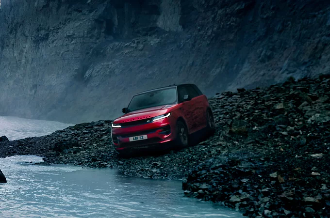 Explore Range Rover Sport 2024 | Land Rover Egypt