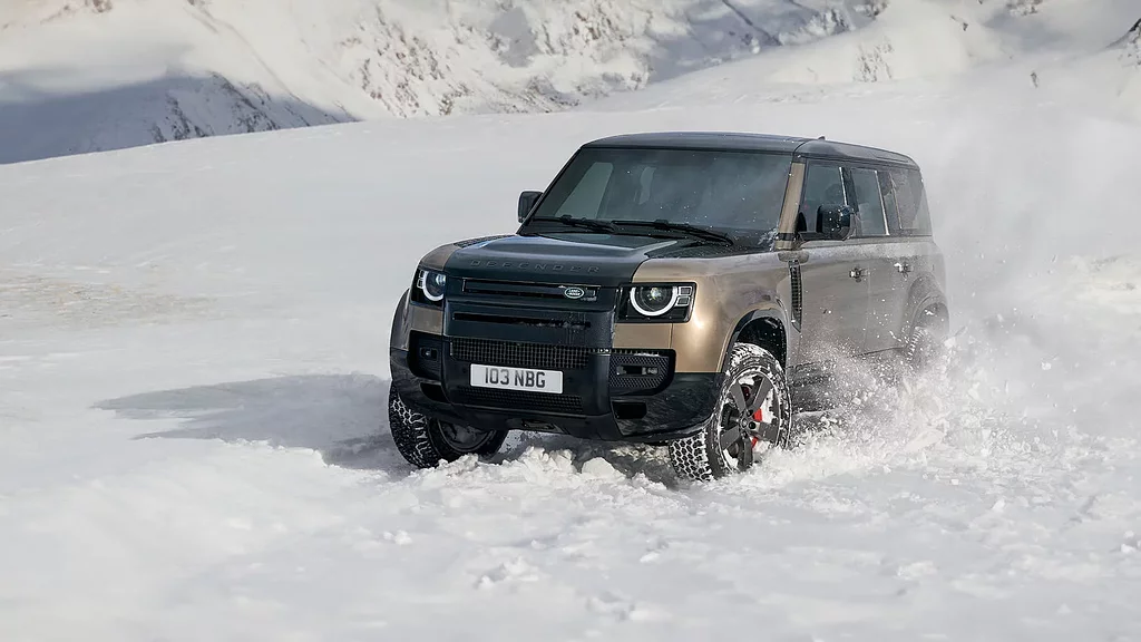 Explore Defender 110 2024 | Land Rover Ireland