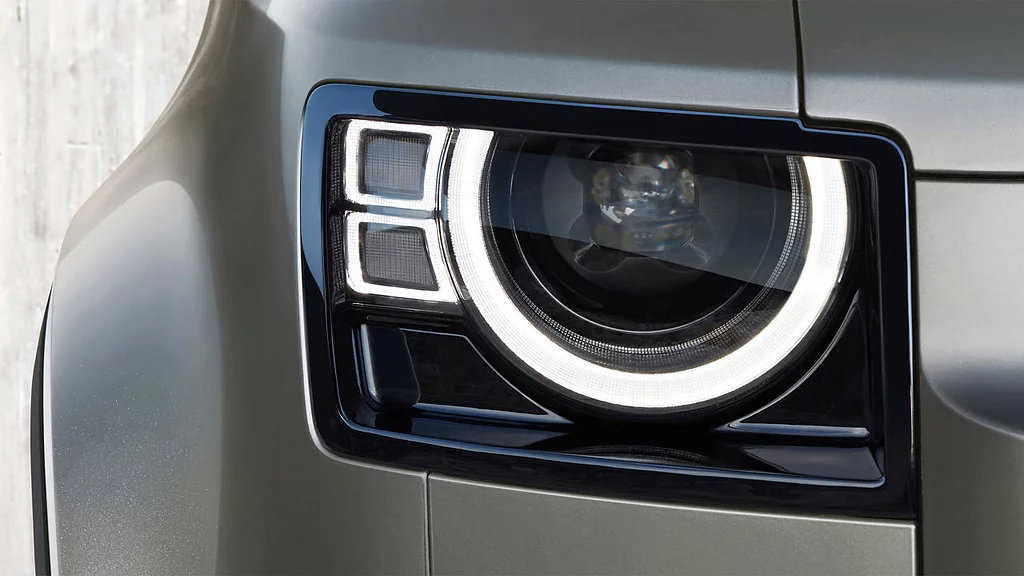 Explore Defender 110 2025 | Land Rover Oman