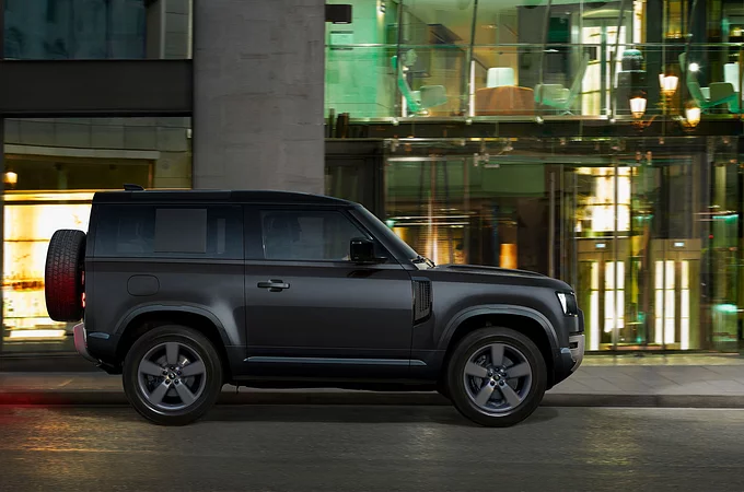 Defender 2024 Options & Accessories | Accessory Packs | Land Rover