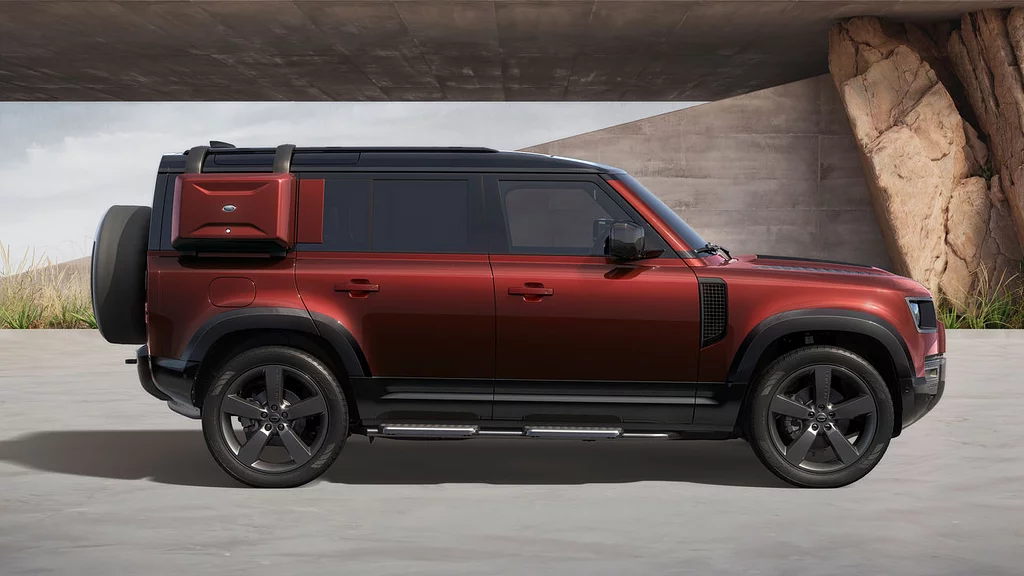 Explore Defender 110 2025 | Land Rover Jordan