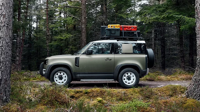 Defender 2024 Options & Accessories | Accessory Packs | Land Rover Angola