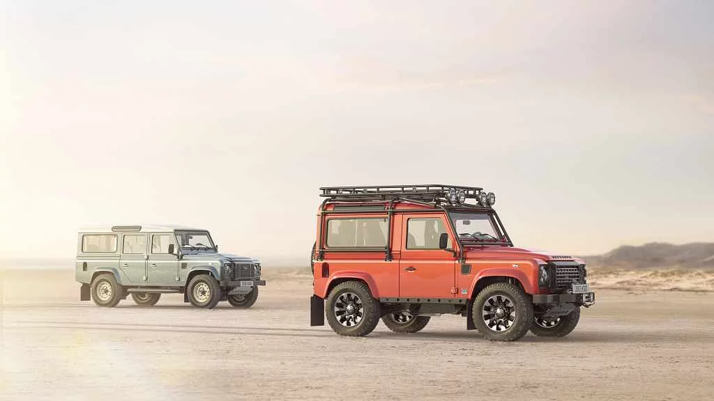 ПРЕДСТАВЯМЕ КЛАСИЧЕСКИЯ DEFENDER V8 ОТ WORKS BESPOKE | Land Rover България