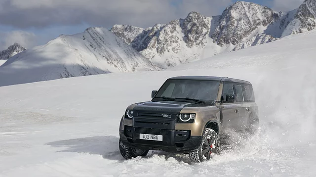 DEFENDER. Visuomet pasiruošęs tyrinėjimams. | Land Rover Lietuva