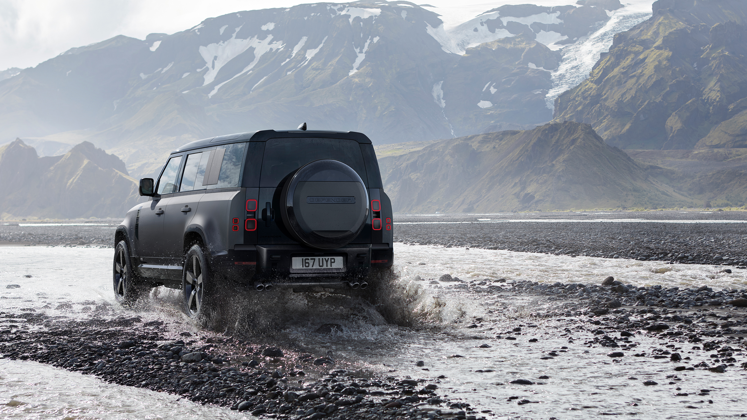 Explore Defender 110 | Load up. Go anywhere. | Land Rover UAE