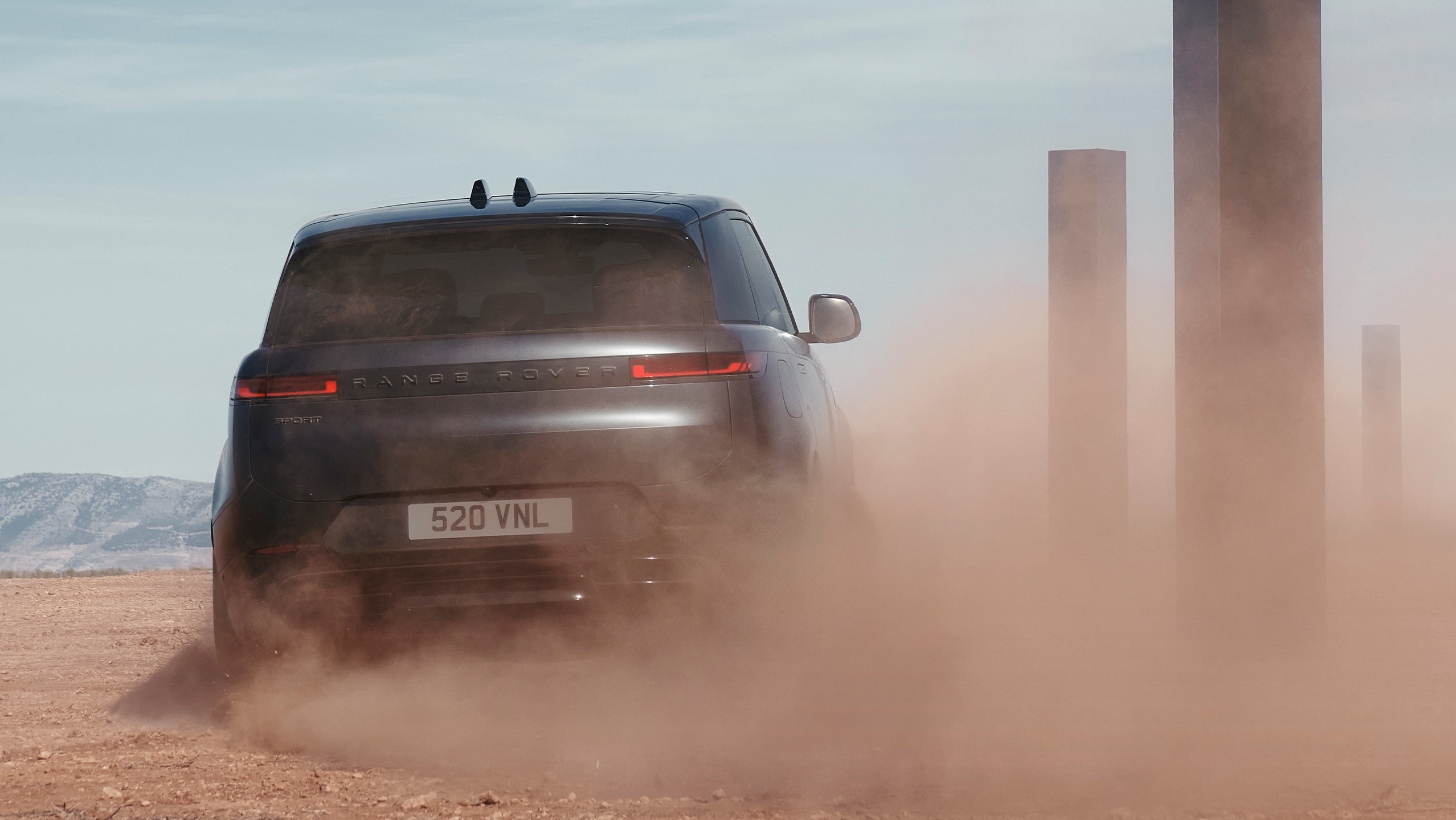 Explore Range Rover Sport | Ultimate SUV | Land Rover Ireland