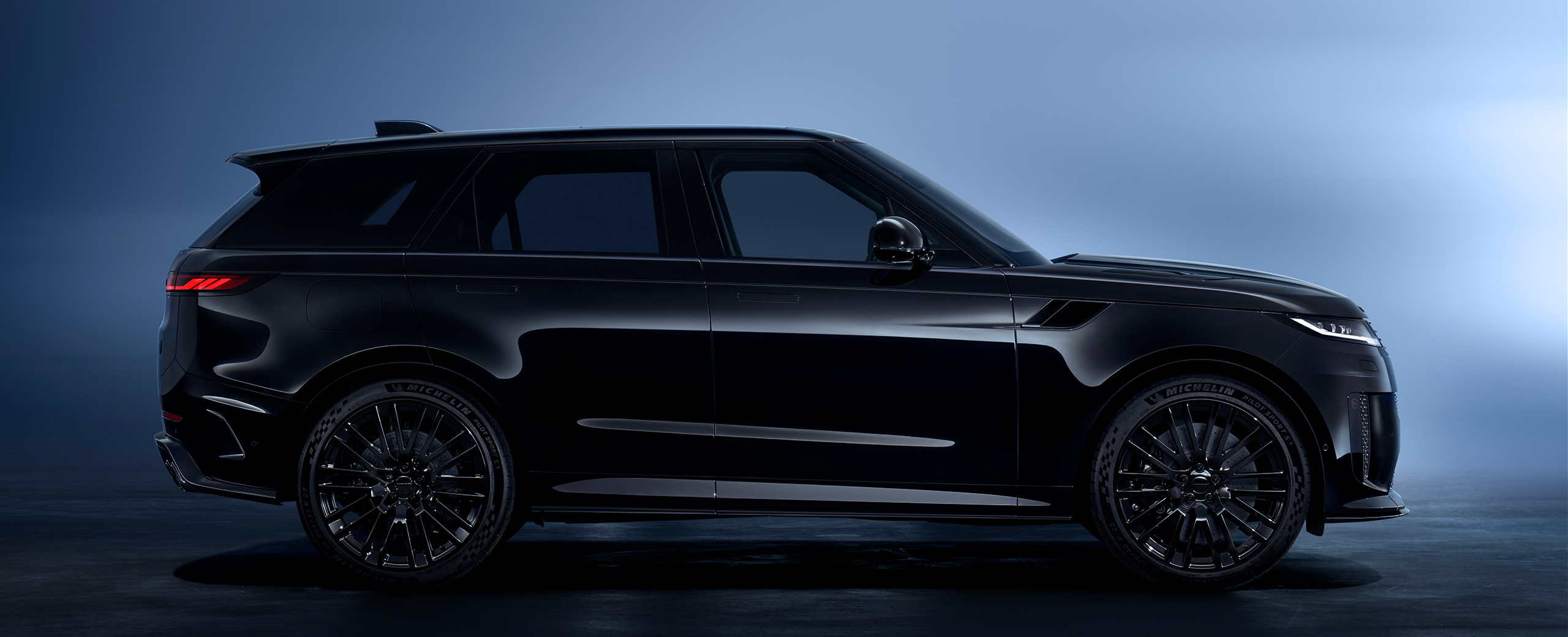 Range Rover Sport SV | Le SUV le plus performant à ce jour | Land Rover ...