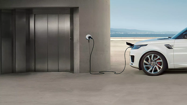 Omkostningsbesparelser for plug-in hybridbiler | Land Rover Denmark