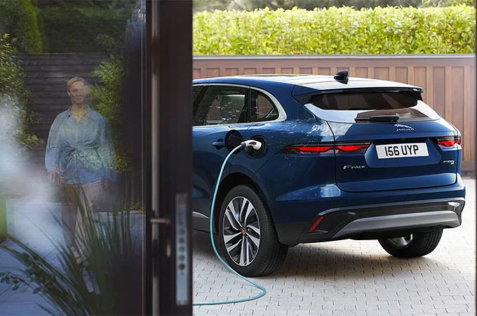 Apskatiet PHEV plug in hibrīdu no Jaguar | Jaguar Latvia
