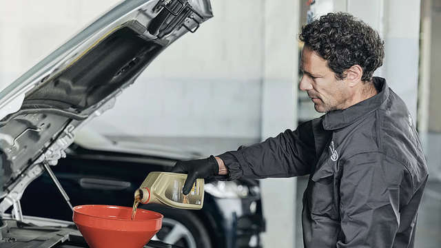 Jaguar 推薦使用 Castrol 高品質機油 | Jaguar 台灣