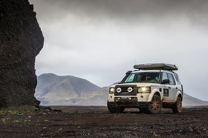 Off-Road Driving Techniques: How-To Guide - Ownership | Land Rover New ...