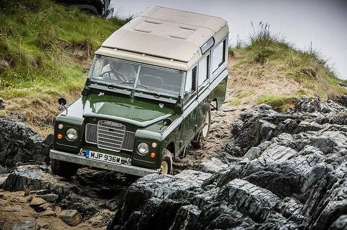 Off-Road Driving Techniques: How-To Guide - Ownership | Land Rover ...