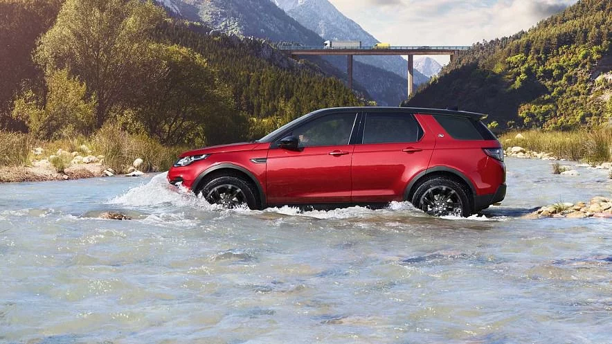 How To Drive Through Water – Off-Roading Techniques | Land Rover Laos