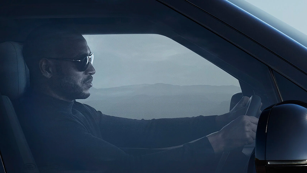 Off-Road Driving Techniques: How-To Guide - Ownership | Land Rover Malaysia