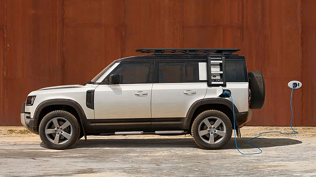 Defender PHEV in MHEV | Hibridna zmogljivost | Defender | Land Rover ...