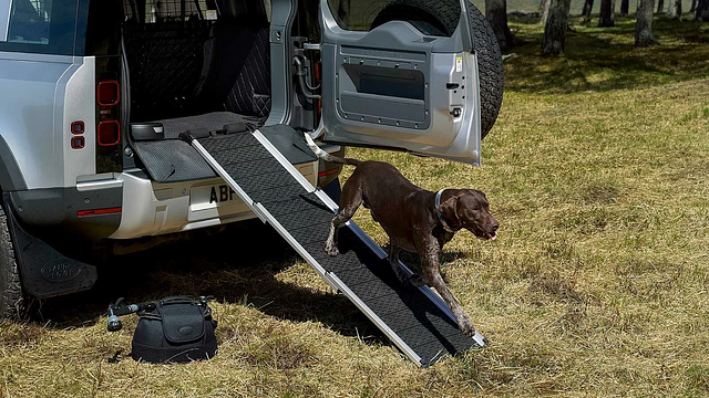 Defender 2024 Options & Accessories | Accessory Packs | Land Rover