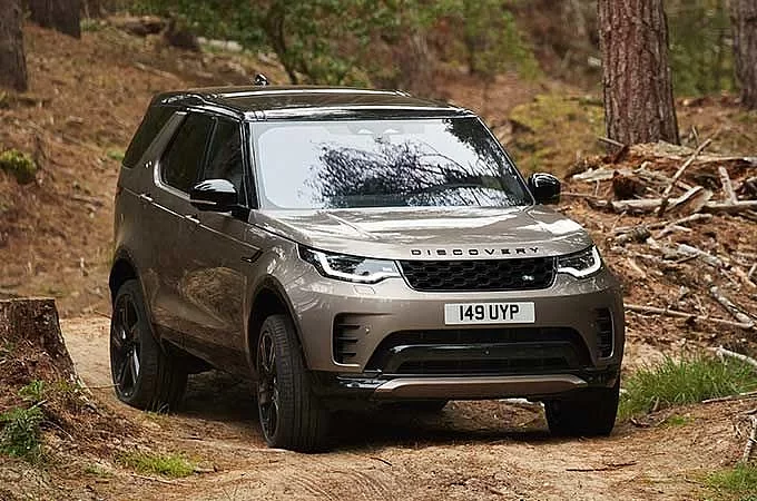 Discovery | Versatile, 7-Seat Family SUV | Land Rover Jamaica