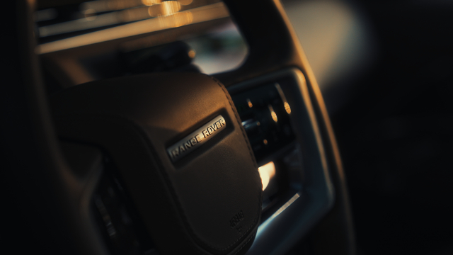 Land Rover | Explore Luxury SUVs and 4x4 Vehicles | Land Rover Ireland