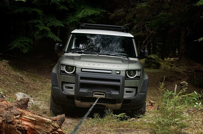 Explore Defender 110 2024 & Build yours today | Land Rover Malaysia