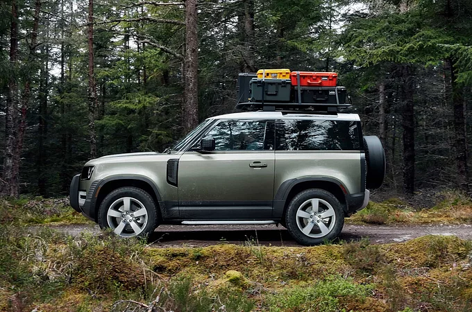 Explore Defender 90 2024 & Build yours today | Land Rover Lebanon
