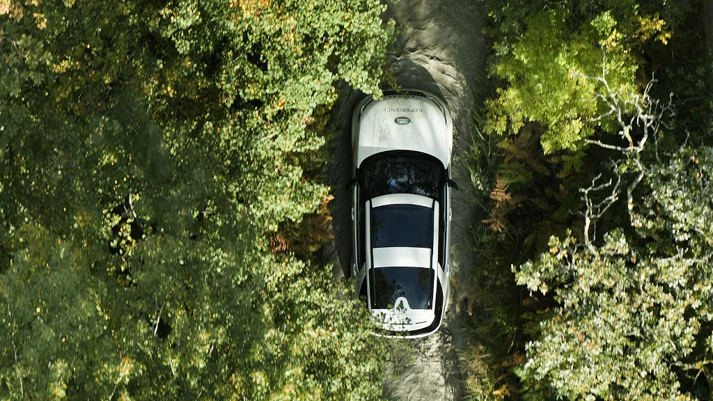 Off Road Driving Training - Land Rover Experience | Land Rover UAE