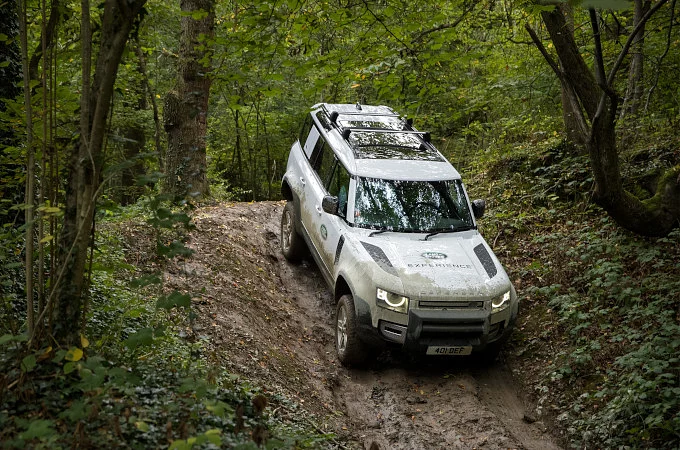 Off Road Driving Training - Land Rover Experience | Land Rover
