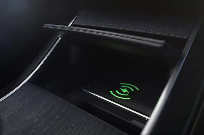 Range Rover Evoque | Plug-In Electric Hybrid | Land Rover Cambodia